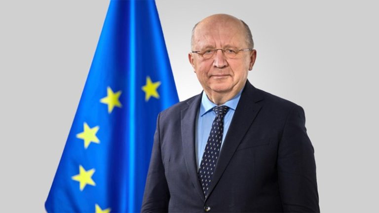 Un commissaire européen à la Défense : genèse et limites du mandat d ...